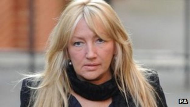 Trinity Mirror boss Sly Bailey leaves six months early - BBC News