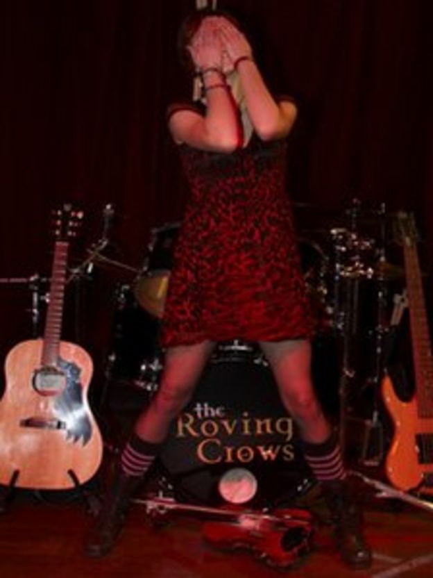 Stephen Morris reviews The Roving Crows - BBC News