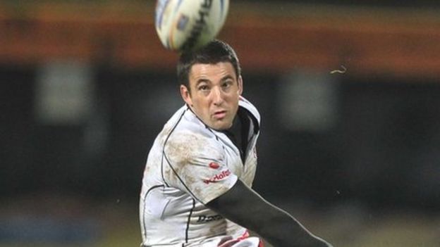 Chris Noakes: London Irish sign New Zealand fly-half - BBC Sport