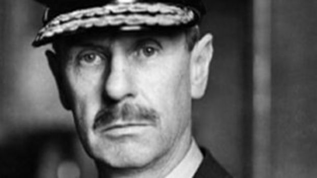 Sir Hugh Dowding plaque: Battle of Britain mastermind honoured - BBC News