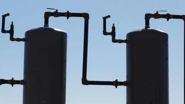 Fracking firm Cuadrilla plans new well at St Annes site - BBC News