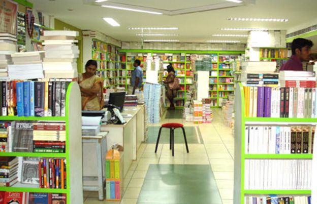 The secret to writing a bestseller in India - BBC News