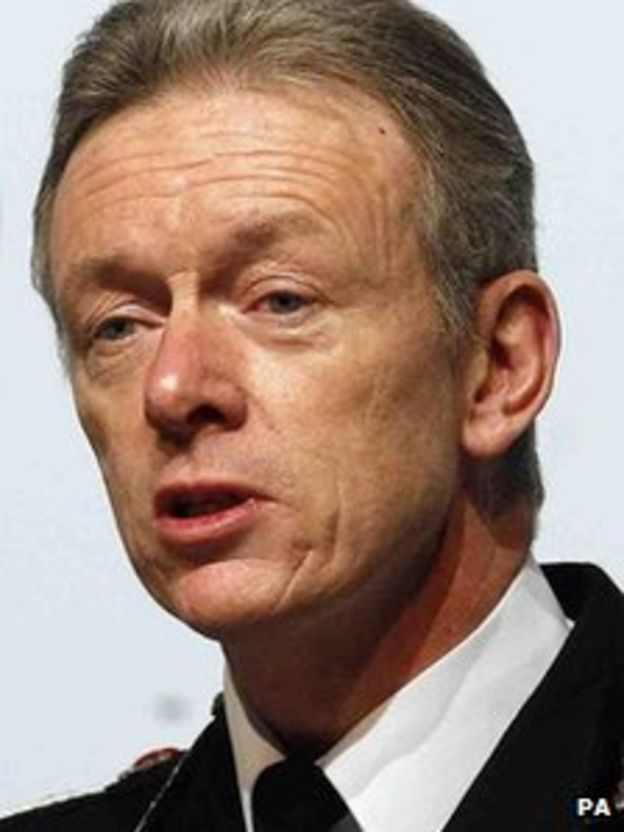 MI6 staff 'may face DNA screening over spy death' - BBC News