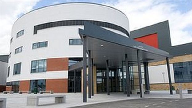 Perfect inspection marks for Falkirk Community Hospital - BBC News