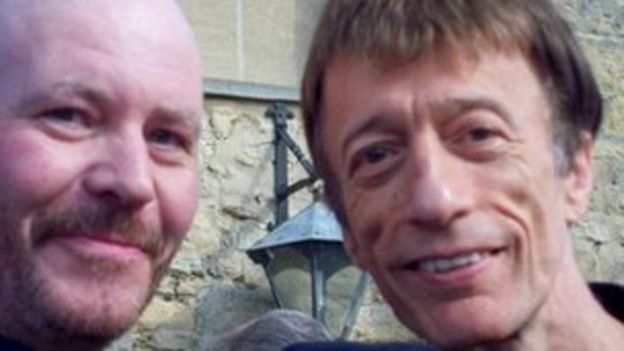 Bee Gee Robin Gibb: Your memories - BBC News