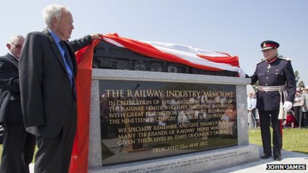 Rail workers' memorial at National Memorial Arboretum - BBC News