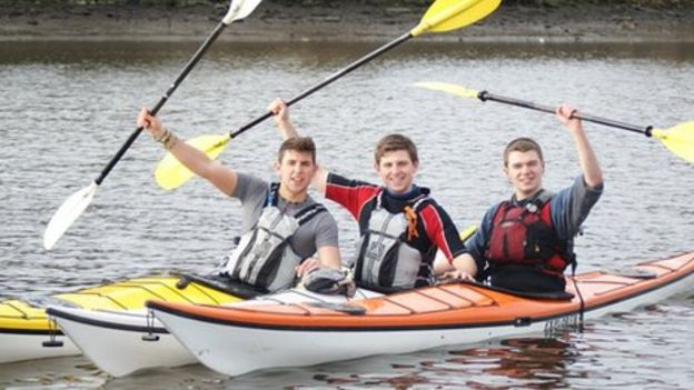 Northumberland trio’s challenge to kayak around Britain - BBC News