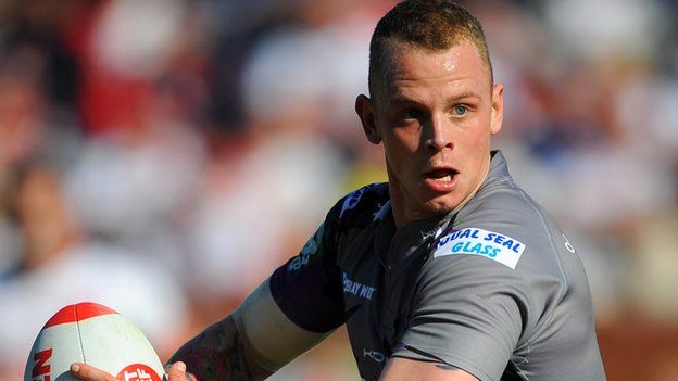 Kevin Brown to leave Huddersfield Giants for Widnes - BBC Sport