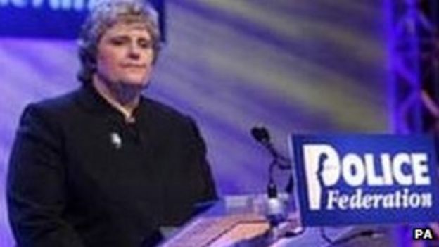 Ex-Police Federation boss Jan Berry in bid for elected post - BBC News