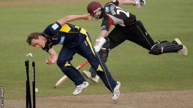 Somerset coach Andy Hurry berates CB40 form - BBC Sport