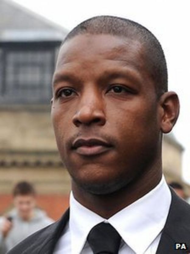Sunderland's Titus Bramble 'assaulted woman in taxi' - BBC News