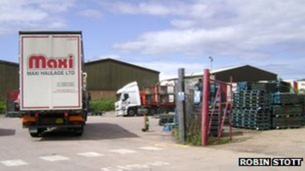 Irvine haulage firm Maxi Group reports solid progress - BBC News