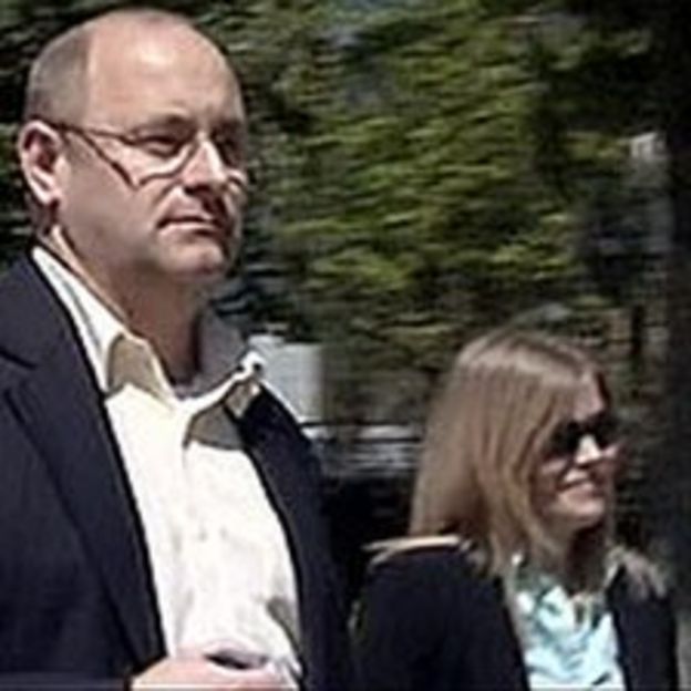 Fake college boss Michael Smallman must repay cash - BBC News