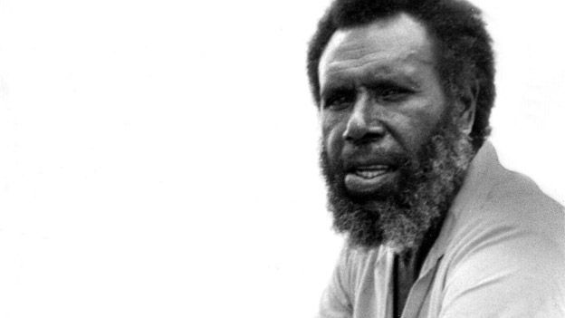 Australian PM makes historic visit to Mabo's grave - BBC News