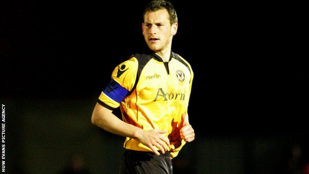 Captain Gary Warren to leave Newport County for Scotland - BBC Sport