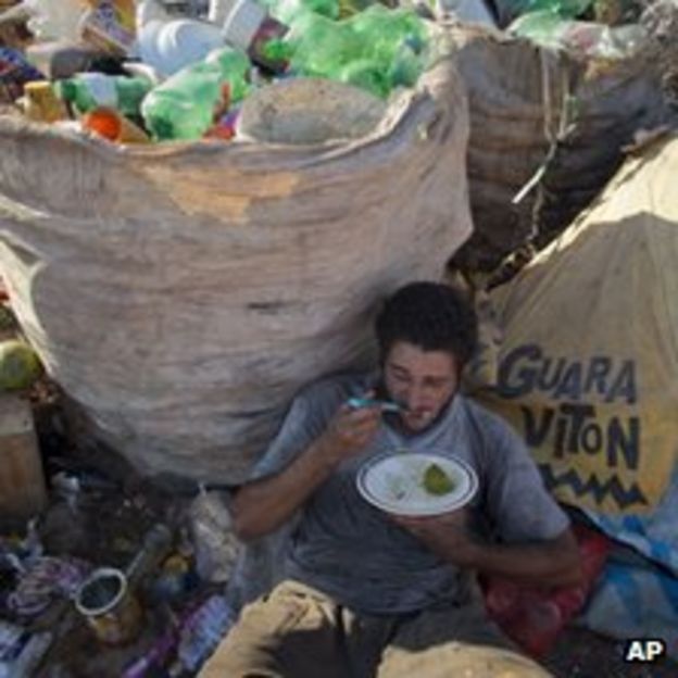 Brazil's biggest rubbish dump closes in Rio de Janeiro - BBC News