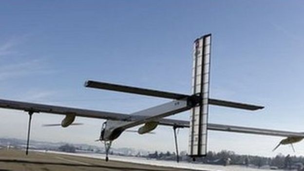 Solar Impulse plane completes US journey in New York - BBC News