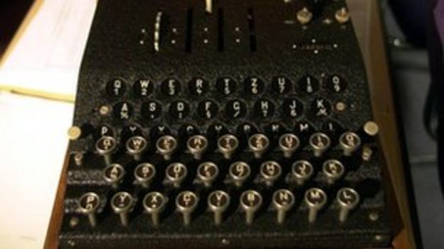 Enigma machine used at Cheltenham Science Festival - BBC News