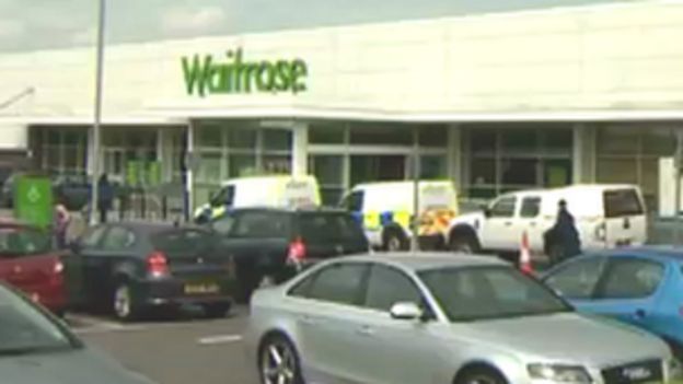 Waitrose robbery: Gang attack guard and steal cash - BBC News