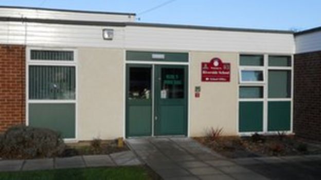 Riverside Special School 'must stay' in Goole - BBC News