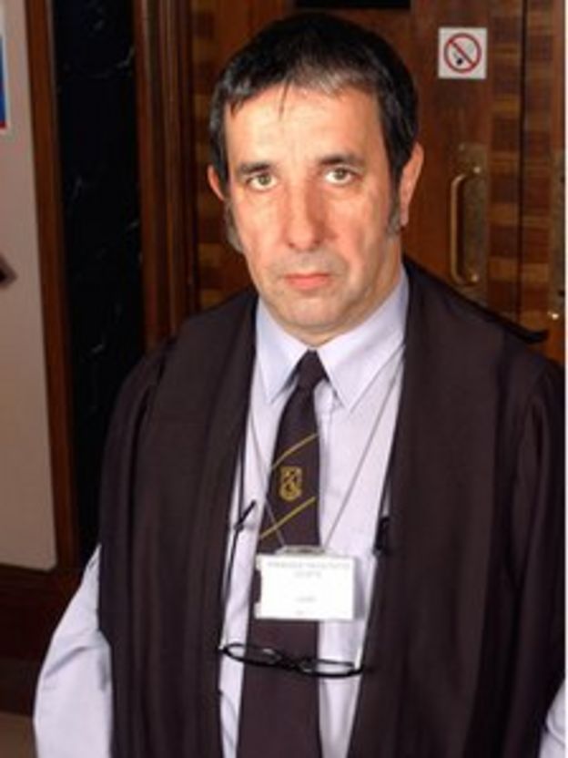 Actor and ex-Flying Pickets singer Brian Hibbard dies - BBC News