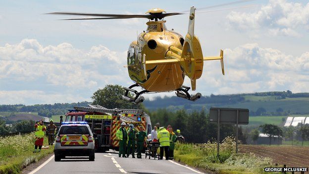 Man airlifted to hospital after two-car crash closes A92 in Fife - BBC News
