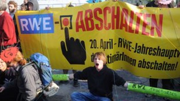 RWE axes plans for new nuclear plants outside Germany - BBC News