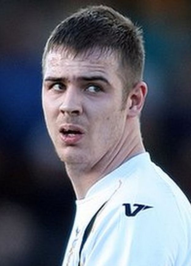 Port Vale striker Tom Pope signs new 12-month contract - BBC Sport