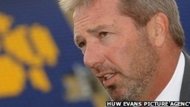 Tom Maynard death: Family pays tribute to cricketer - BBC News