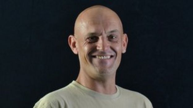 Essex ex-Royal Engineer Mark Colman in underwater record bid - BBC News