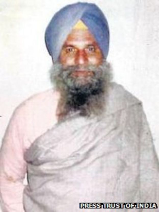 India in new Sarabjit Singh death row release call - BBC News