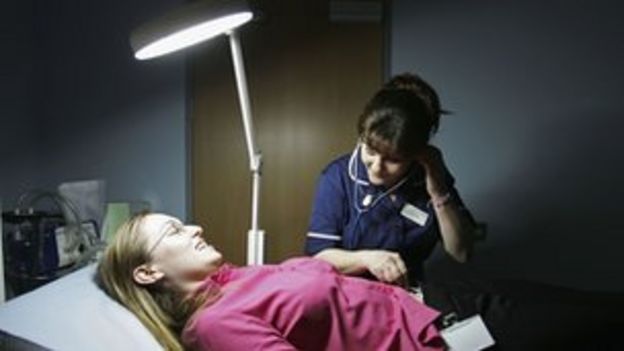 The riddle of walk-in centres - BBC News