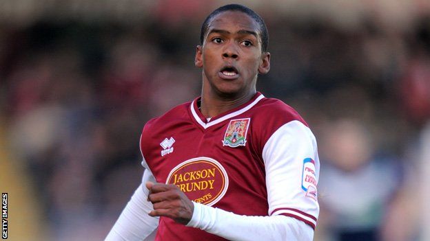 Yeovil Town sign Lewis Young and Nathan Ralph - BBC Sport