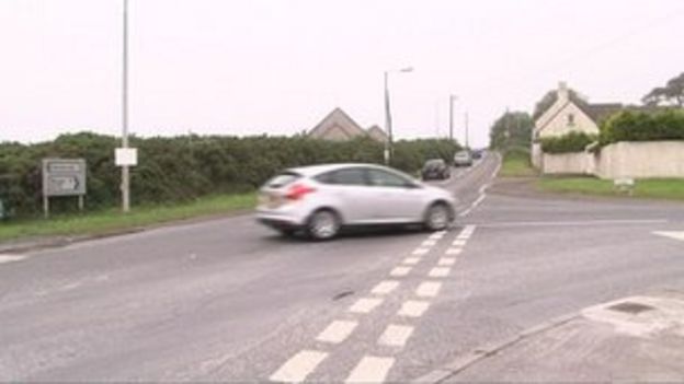 Craigantlet residents object to rural roundabout - BBC News