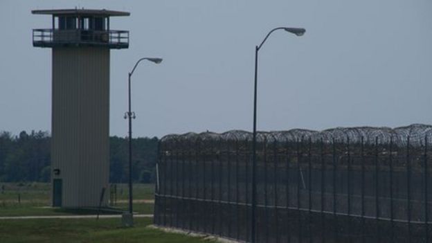 Texas death row prisoner clings to hope - BBC News