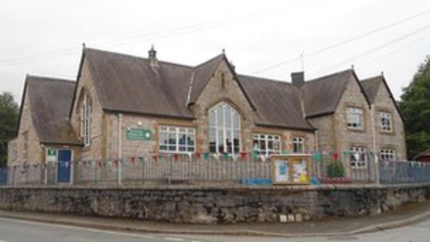 Ysgol Llanfair Dyffryn Clwyd yn dathlu 150 mlynedd - BBC Cymru Fyw