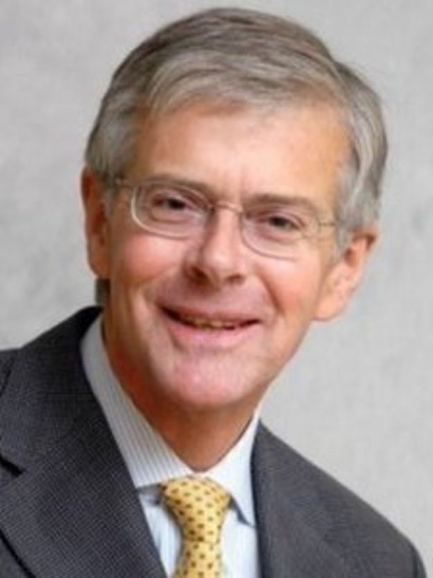 Salisbury Cathedral post for NHS boss Luke March - BBC News