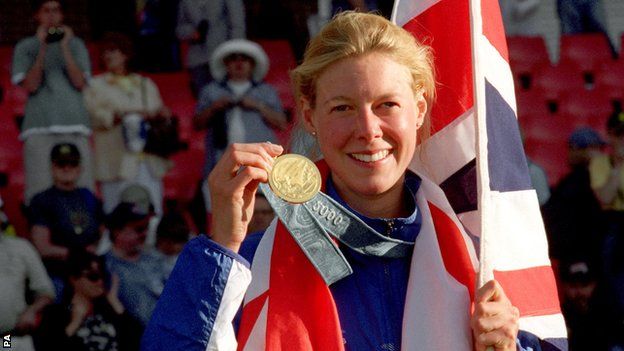 Golden Scots: Steph Cook, running to pentathlon gold - BBC Sport