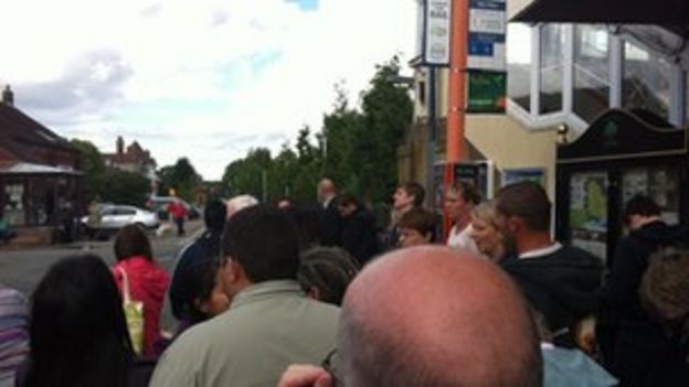 Flooding hits train services in New Forest - BBC News