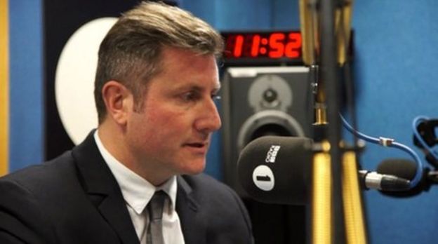 Radio 1 'right' not to play song after Thatcher's death - BBC News