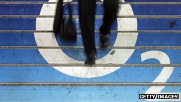 O2 offers compensation after network failure - BBC News