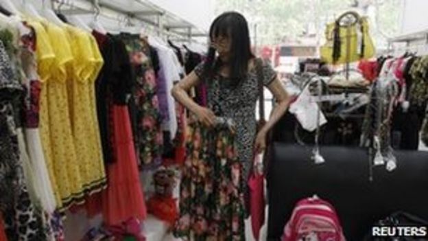 China's 'oldest transsexual': A life of silent denial - BBC News