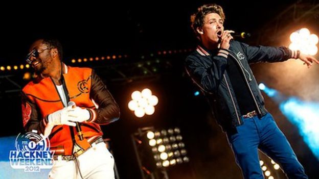 Voice star Tyler James signs new deal with Island Records - BBC News