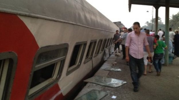 Egypt bus crash kills 50 children near Manfalut - BBC News