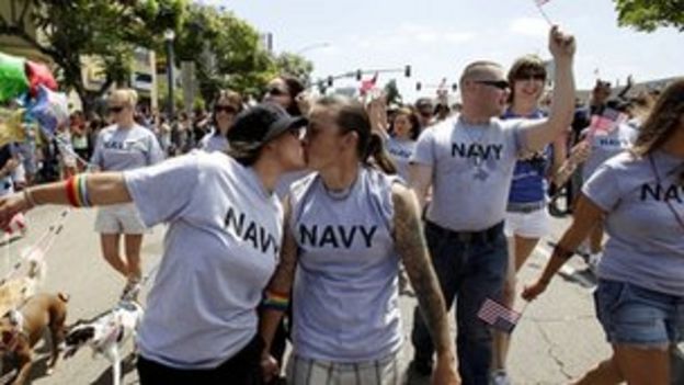 US military allowed to wear uniforms at gay pride march - BBC News