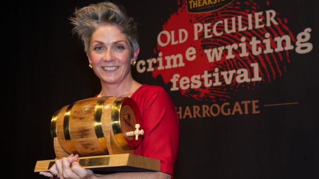 Author Sarah Hilary wins Harrogate crime novel award - BBC News
