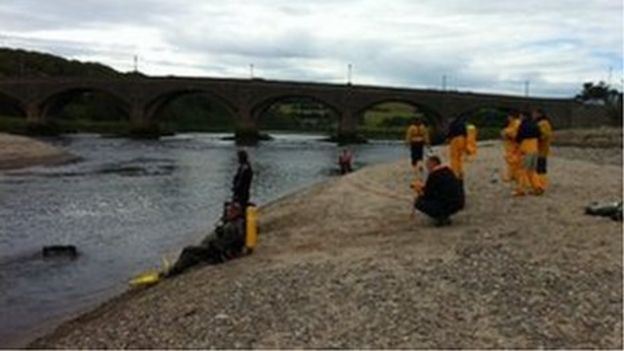 Banff shoreline search for Reece Sweeney finds body - BBC News