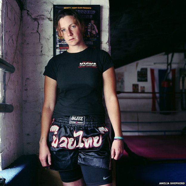 Female fighters in the ring - BBC News
