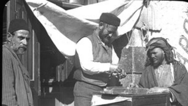 Mystery Holy Land slides linked to Coleraine minister - BBC News