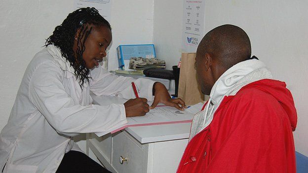 Technology opens the doors of Africa's health sector - BBC News